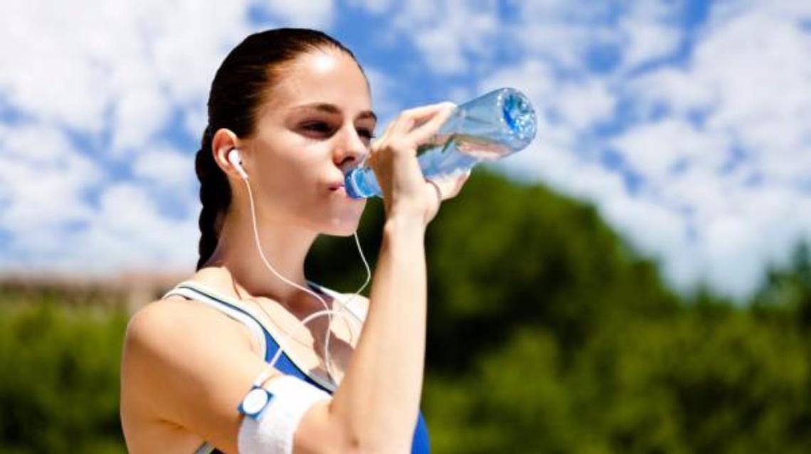 6 Ways Water Helps Your Body