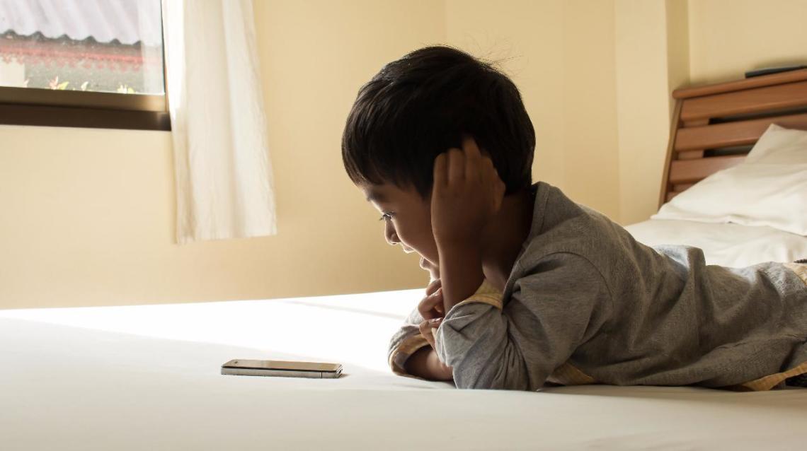 Avoid Use of Phones and Decrease Screen Time in Young Kids: As It Can ...