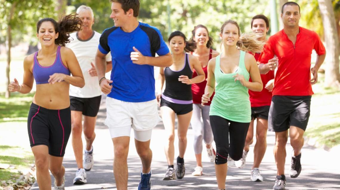Why Is It So Different to Run With a Group Versus Running Alone?