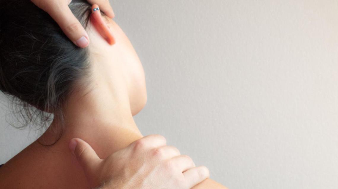 7 Best ways to stretch your Neck